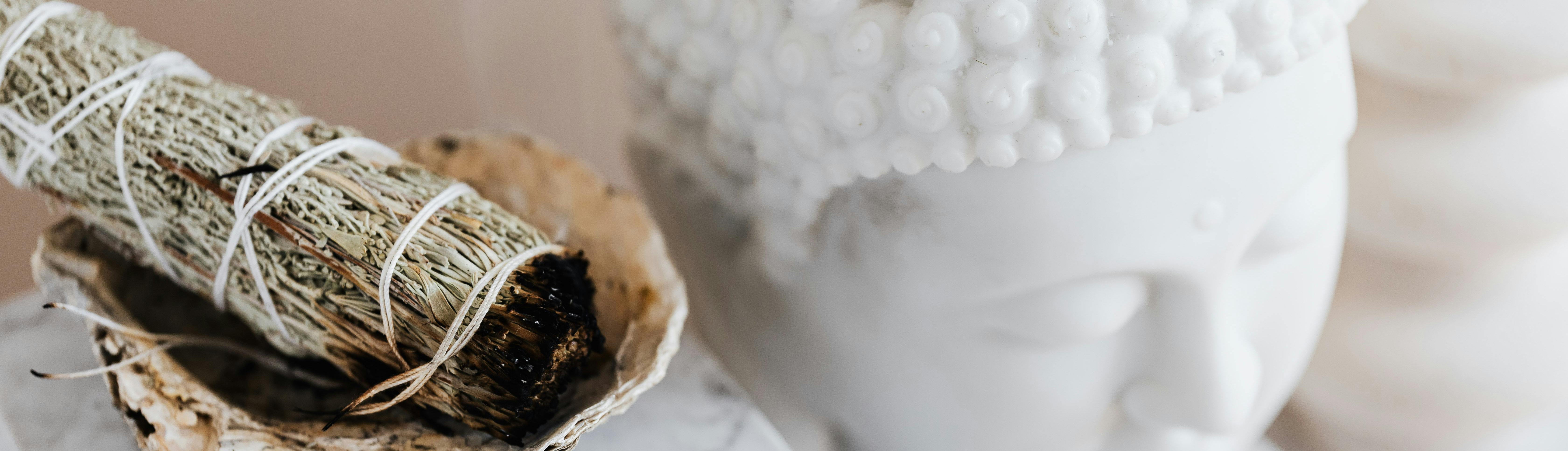 Kadila in smole PUJA ter SAGRADA MADRE – Madal Bal Slovenia